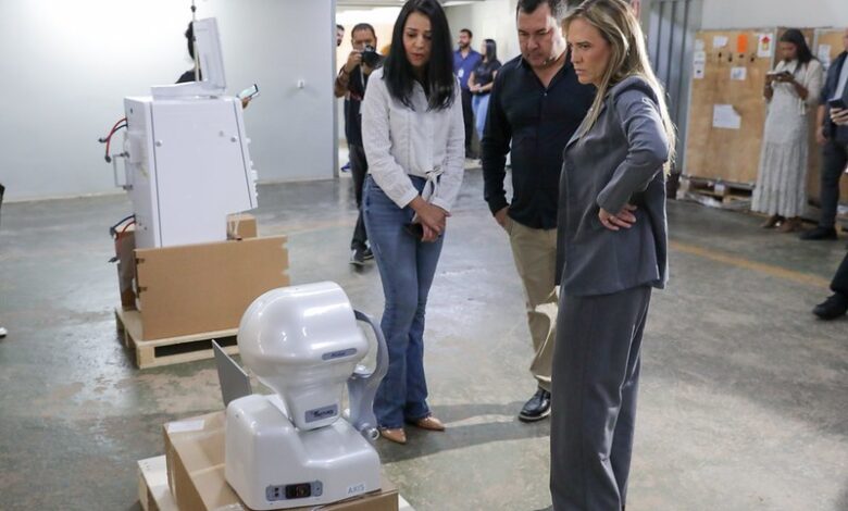 GDF entrega novos equipamentos de hemodiálise e oftalmologia para a ...